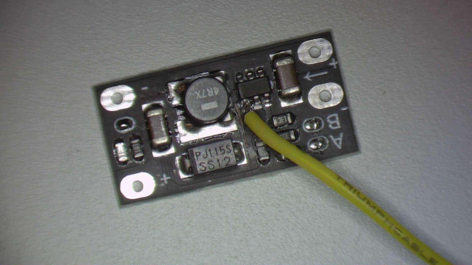 Add battery charger to ESP8266 and ESP32 (well done) - eMariete